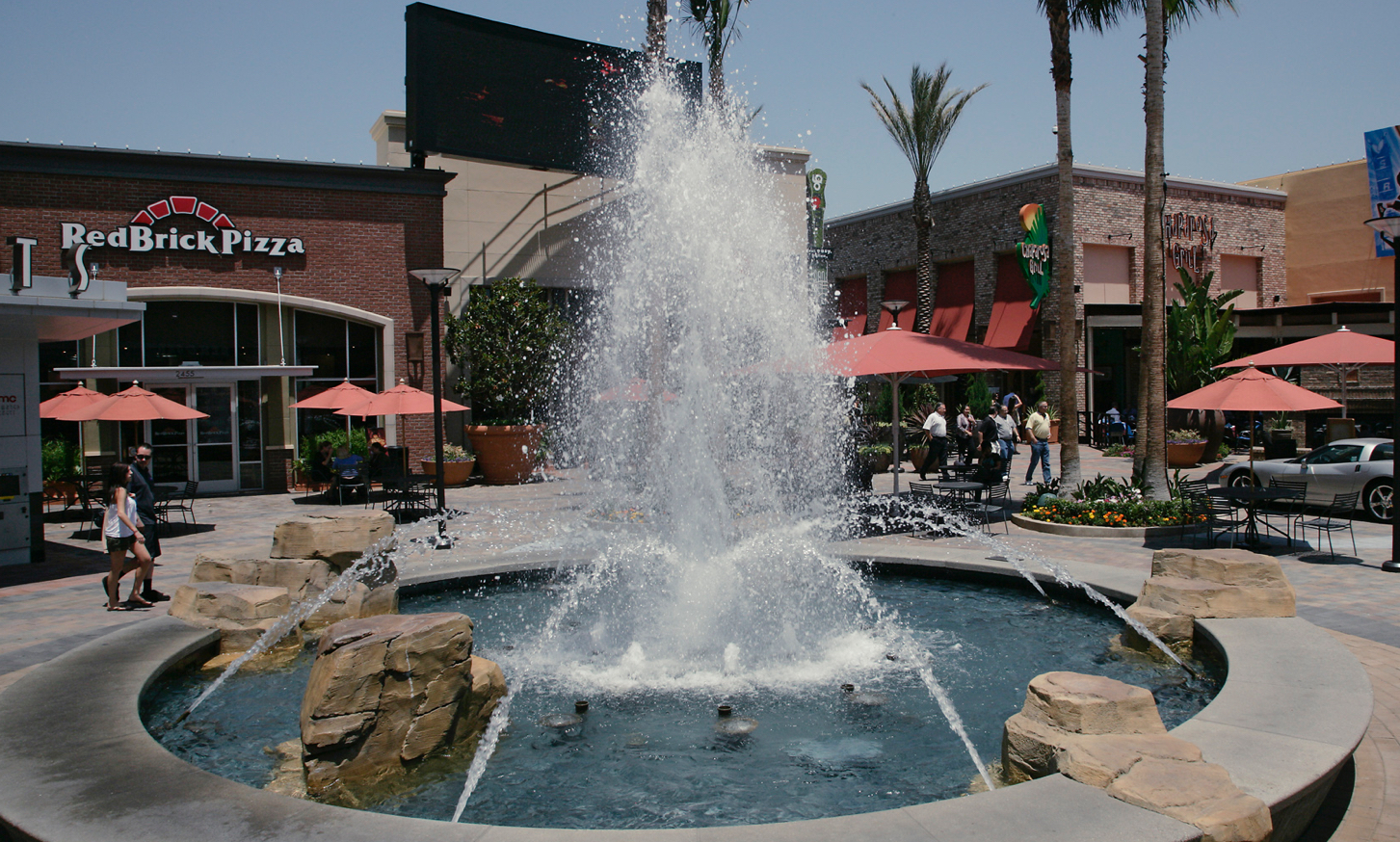 The District at Tustin – Lyle Parks Jr. Construction