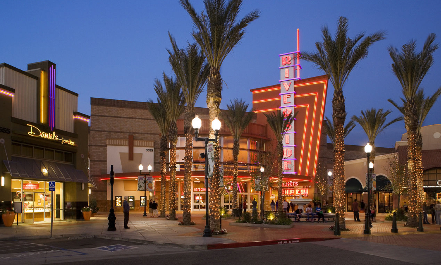 Riverside Plaza – Demalling and Infill – Lyle Parks Jr. Construction